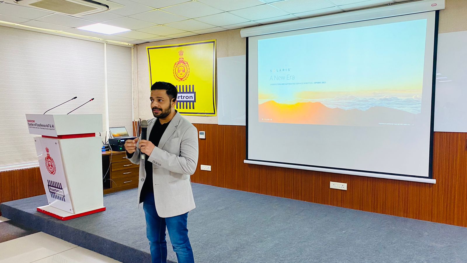 Autonomous Mobile Robots improving Healthcare - Quotients : Empowering ...